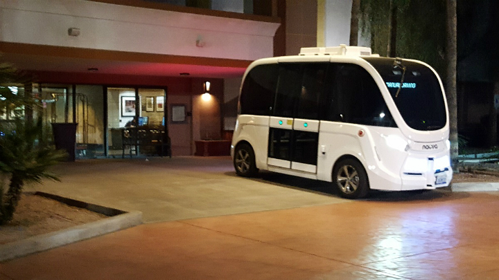 Autonomous passenger shuttle pilot program begins in Peoria, Arizona ...