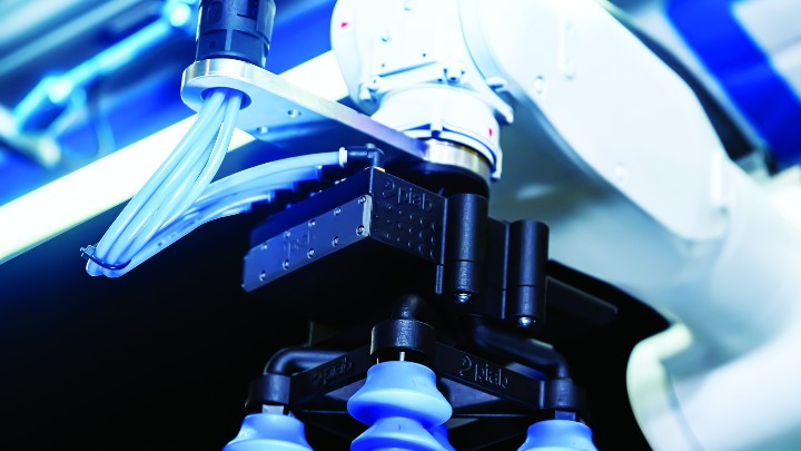 AI-Driven Robots Handle High-Speed Logistics Sorting and Depalletizing ...