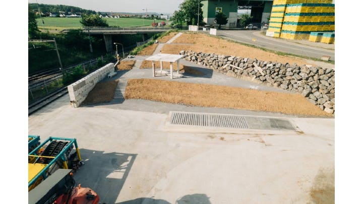 Autonomous Excavator Builds Retaining Wall | Vision Systems Design